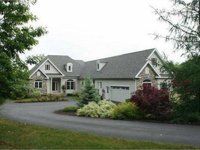 house with 4 bedroom, Concord NH ES103438653