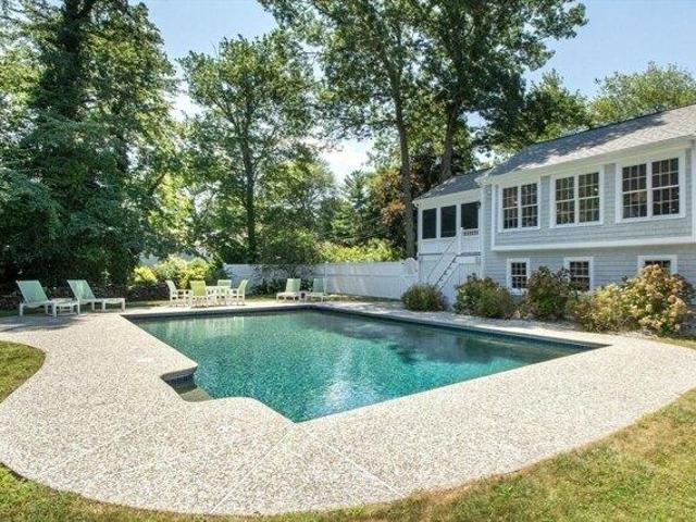 house with 4 bedroom, Cohasset MA ES105158339