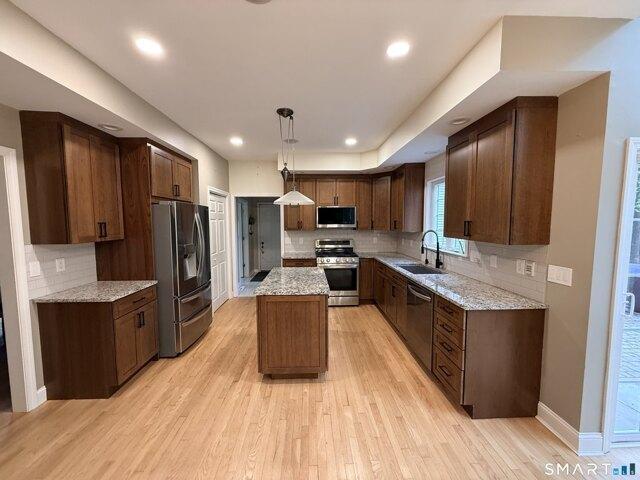 house with 4 bedroom, Colchester CT DS103499200