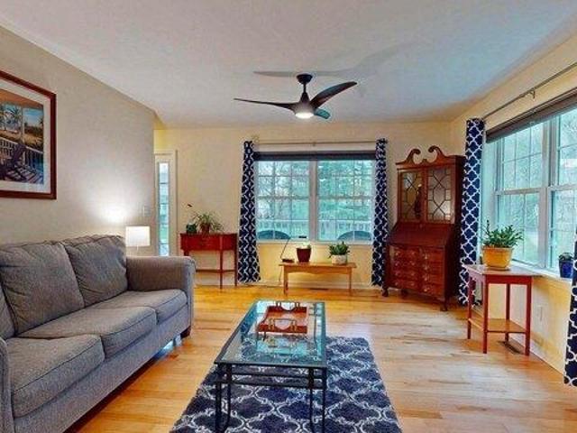 house with 4 bedroom, Colchester VT DS104113794