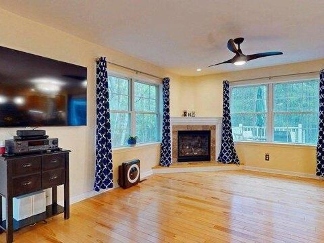 house with 4 bedroom, Colchester VT ES103667351