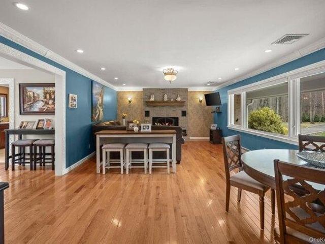 house with 4 bedroom, Cold Spring Harbor NY ES103627207