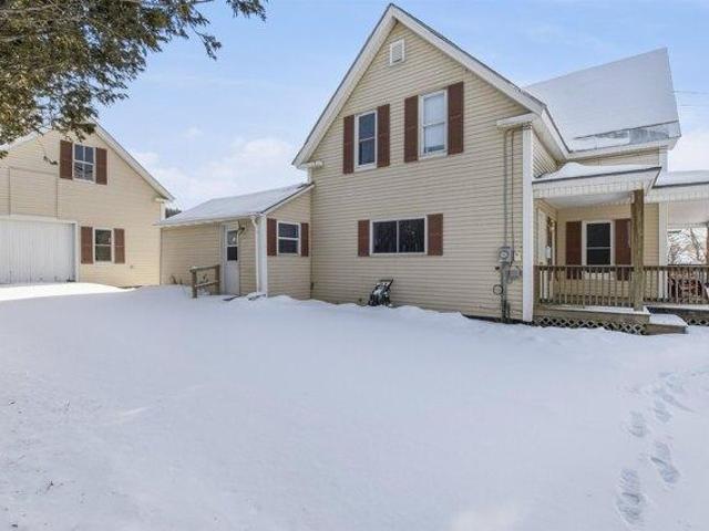 house with 4 bedroom, Colebrook NH ES104042814