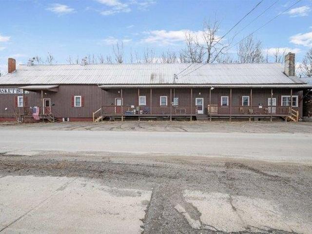 house with 4 bedroom, Colebrook NH ES104296562