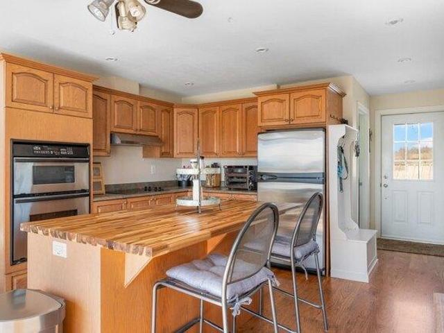 house with 4 bedroom, Colebrook NH ES105144777