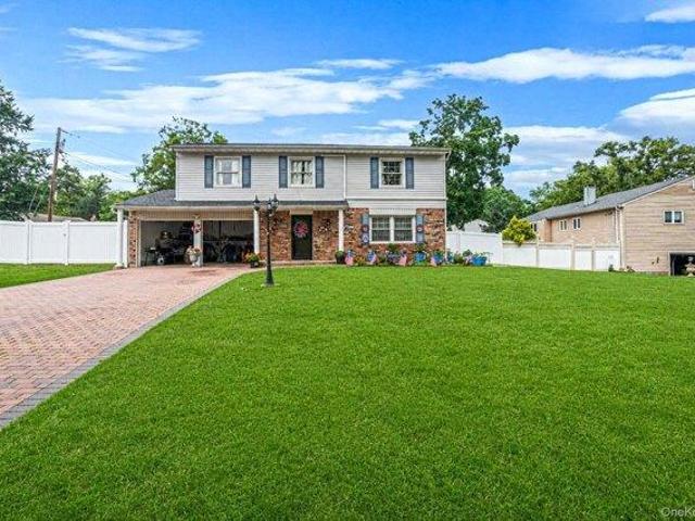 house with 4 bedroom, Coram NY DS103601613
