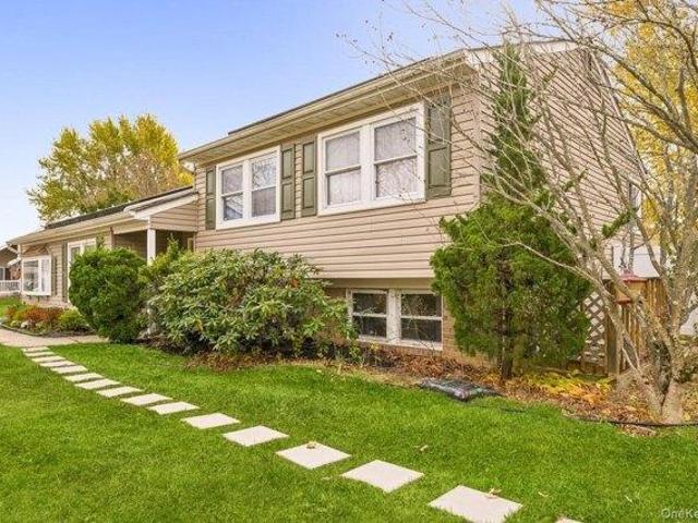 house with 4 bedroom, Coram NY DS103622083