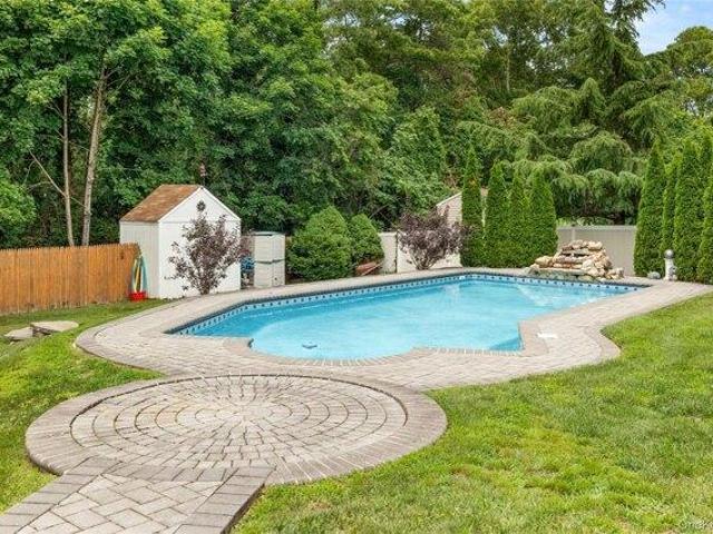house with 4 bedroom, Coram NY DS103625039