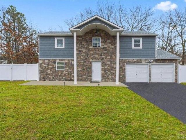 house with 4 bedroom, Coram NY ES103600300
