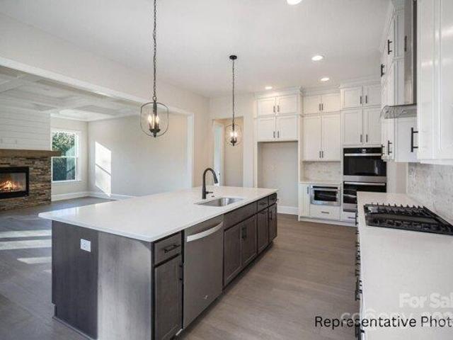 house with 4 bedroom, Cornelius NC DS92878577