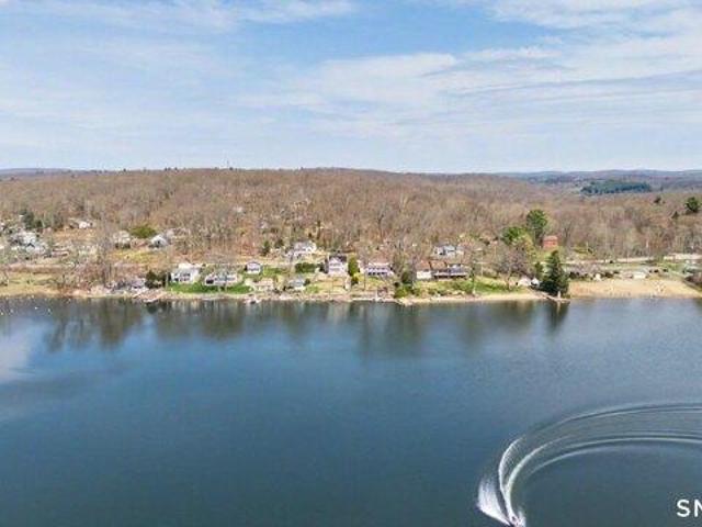 house with 4 bedroom, Coventry CT DLS102214116