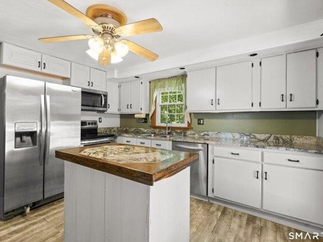 house with 4 bedroom, Coventry CT ES105114584