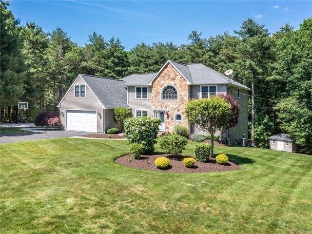 house with 4 bedroom, Coventry RI DS104011656