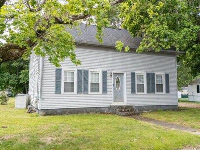house with 4 bedroom, Coventry RI ES104010117