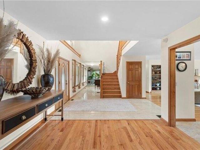 house with 4 bedroom, Coventry RI ES104512568