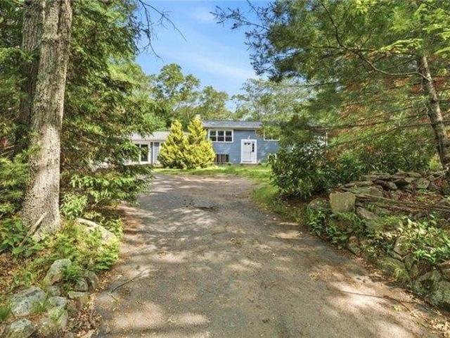 house with 4 bedroom, Coventry RI ES105106734