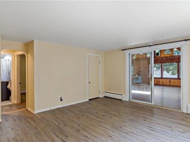 house with 4 bedroom, Coventry RI ES105107189