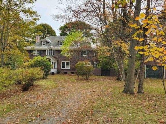 house with 4 bedroom, Claremont NH DLS103070850