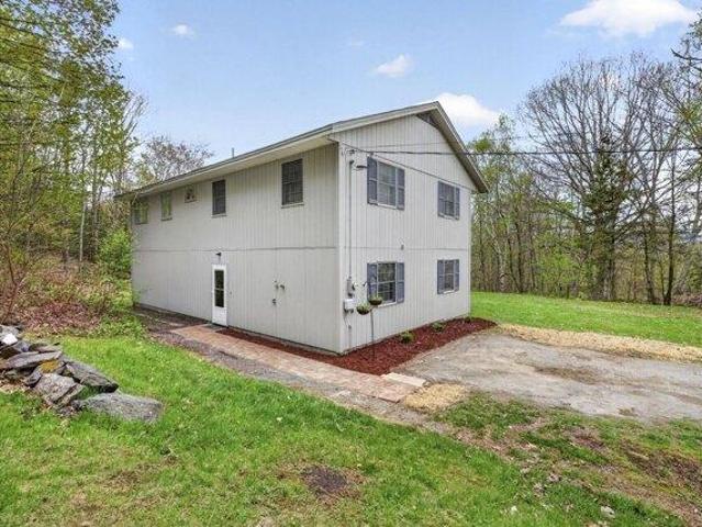 house with 4 bedroom, Claremont NH ES103249920