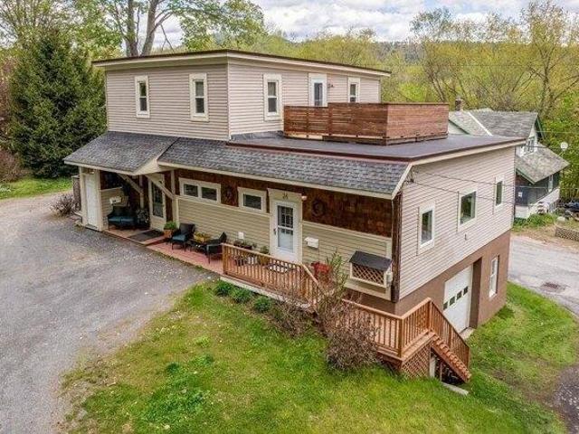 house with 4 bedroom, Claremont NH ES103249154