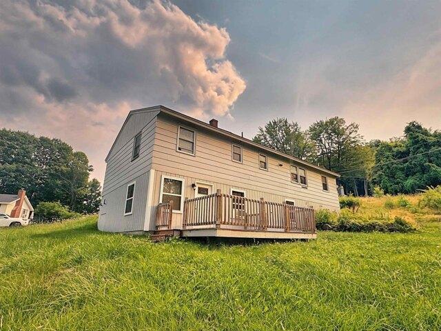 house with 4 bedroom, Claremont NH ES105126178