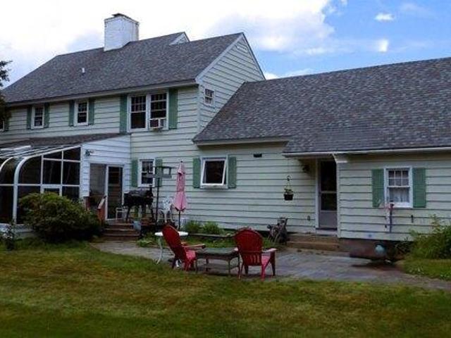 house with 4 bedroom, Claremont NH ES105140628