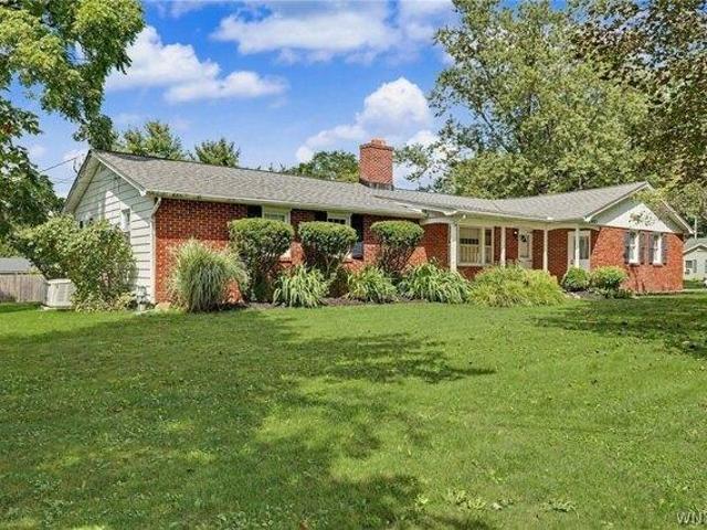 house with 4 bedroom, Clarence NY ES104922246