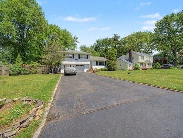 house with 4 bedroom, Clark NJ ES103124919