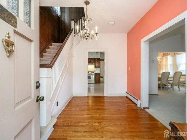 house with 4 bedroom, Clark NJ ES104296172