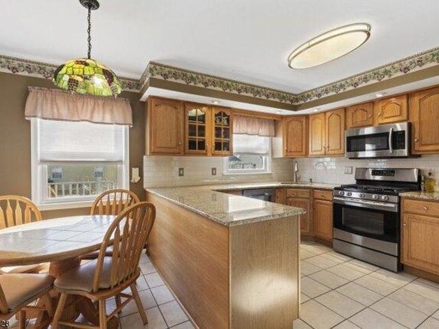house with 4 bedroom, Clark NJ ES104569269