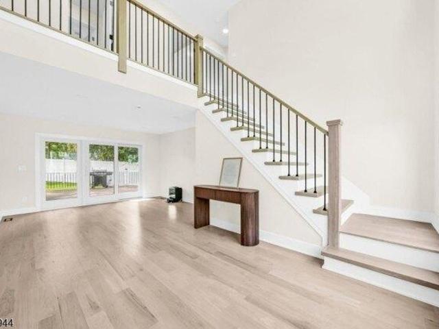house with 4 bedroom, Clark NJ ES104851078