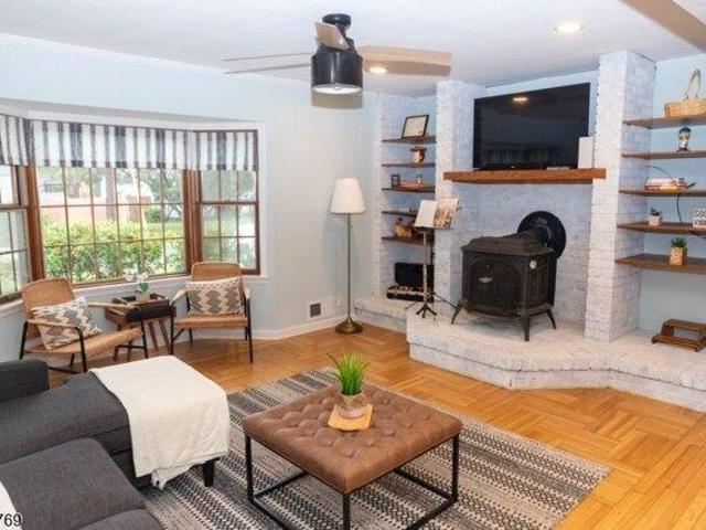 house with 4 bedroom, Clark NJ ES104870144