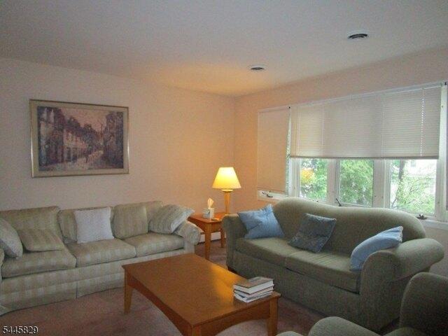 house with 4 bedroom, Clark NJ ES104808919