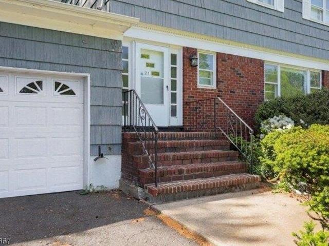 house with 4 bedroom, Clark NJ ES104811451