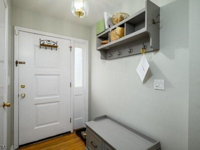 house with 4 bedroom, Clark NJ ES105174381