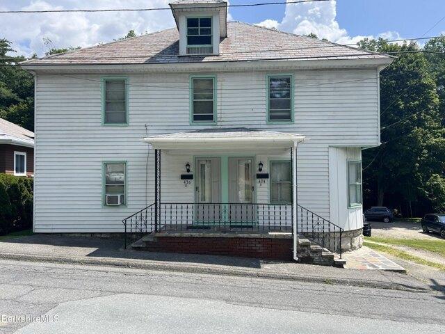 house with 4 bedroom, Clarksburg MA ES105141964