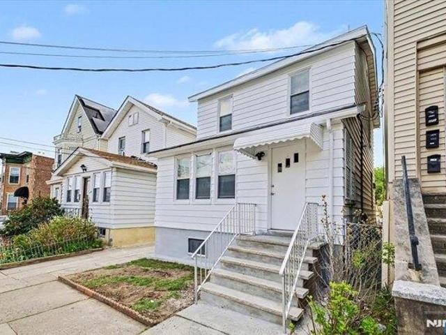 house with 4 bedroom, Cliffside Park NJ DS101999310