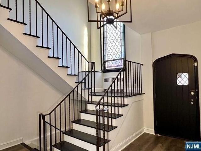 house with 4 bedroom, Cliffside Park NJ DS102725740