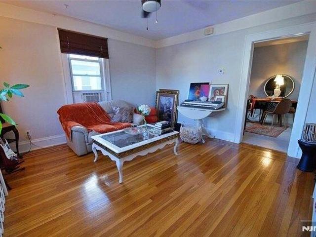house with 4 bedroom, Cliffside Park NJ DS103437210