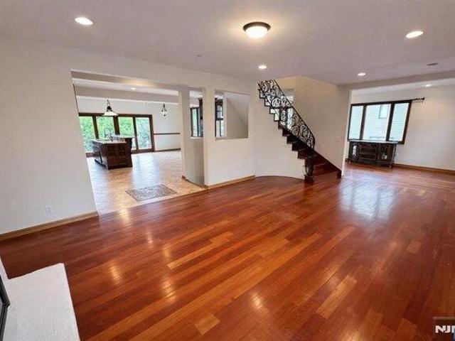 house with 4 bedroom, Cliffside Park NJ ES103190052