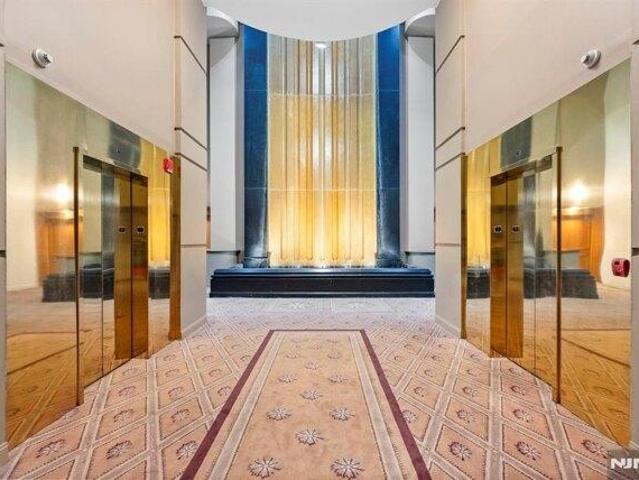 house with 4 bedroom, Cliffside Park NJ ES103438372
