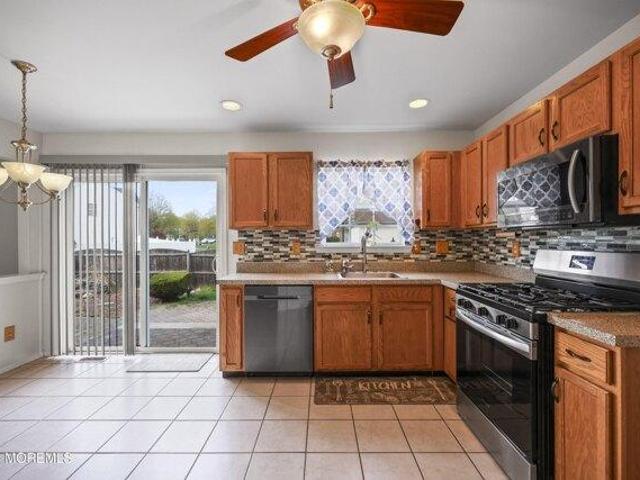 house with 4 bedroom, Cliffwood NJ ES104832490