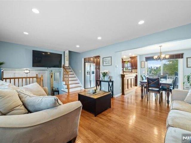house with 4 bedroom, Clifton NJ DLS101998677