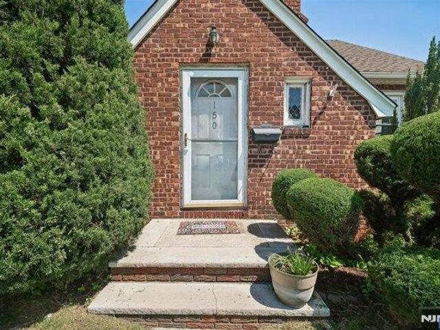 house with 4 bedroom, Clifton NJ DLS102259004
