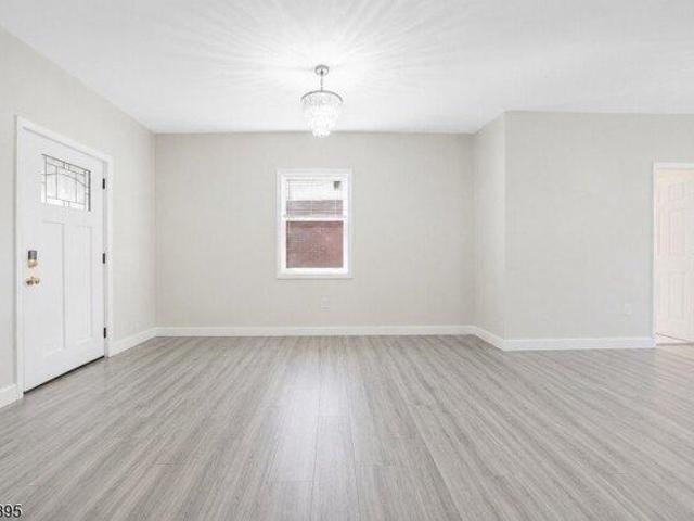 house with 4 bedroom, Clifton NJ DS104264147