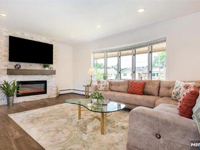 house with 4 bedroom, Clifton NJ DS104265292