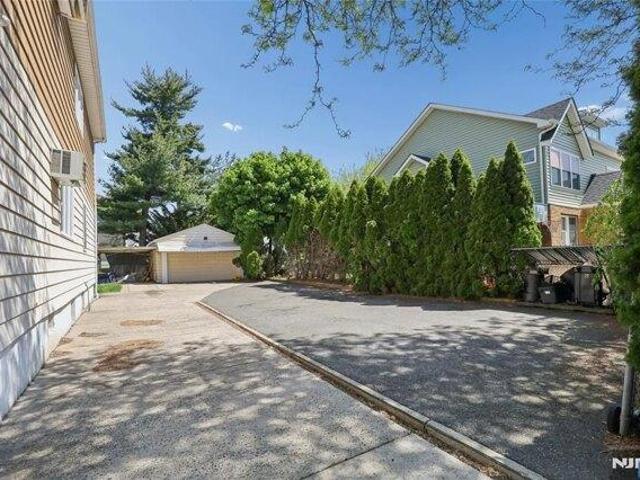 house with 4 bedroom, Clifton NJ DS102217195