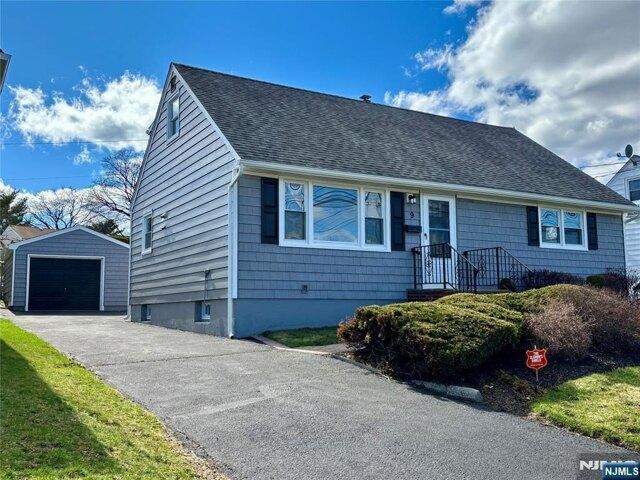 house with 4 bedroom, Clifton NJ DS102529437