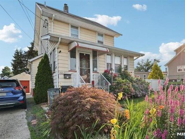 house with 4 bedroom, Clifton NJ ES104111835