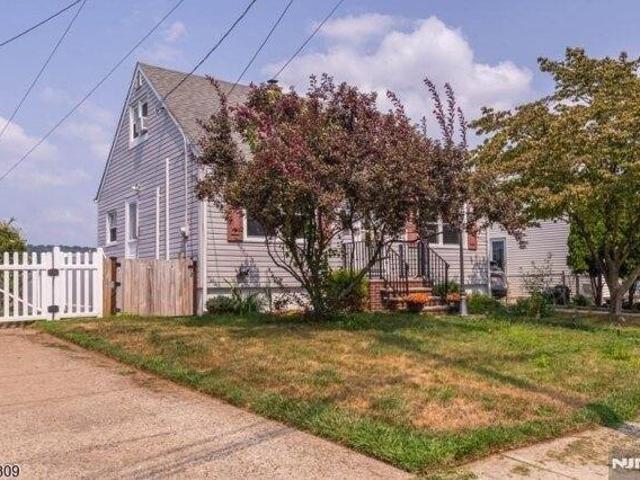 house with 4 bedroom, Clifton NJ ES104112524